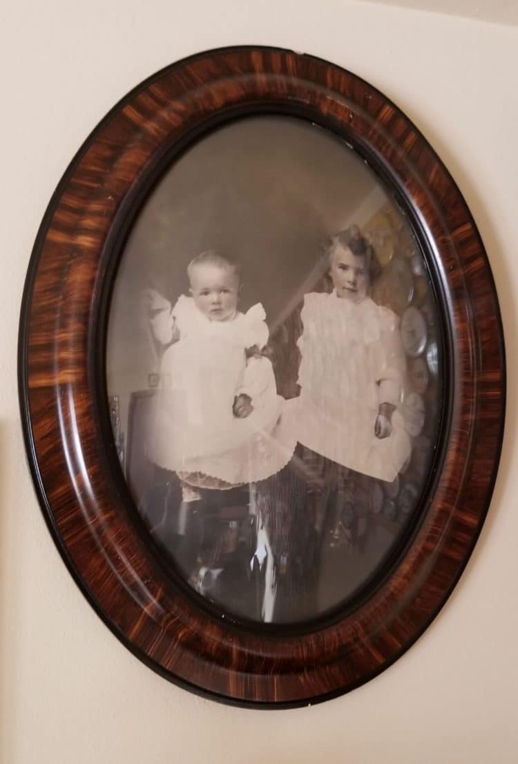 The Dos and Don'ts for Preserving Old Family Photos at Home