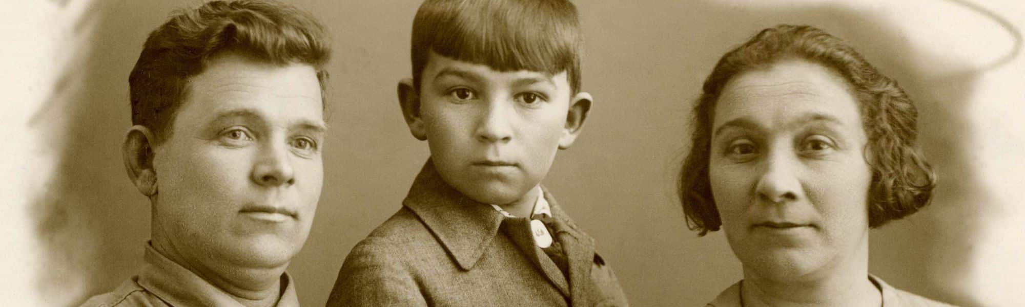 Family History Daily - Genealogy Research Made Simple